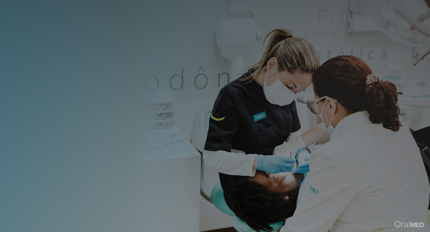 Dente incluso: como é extraído? | OralMED